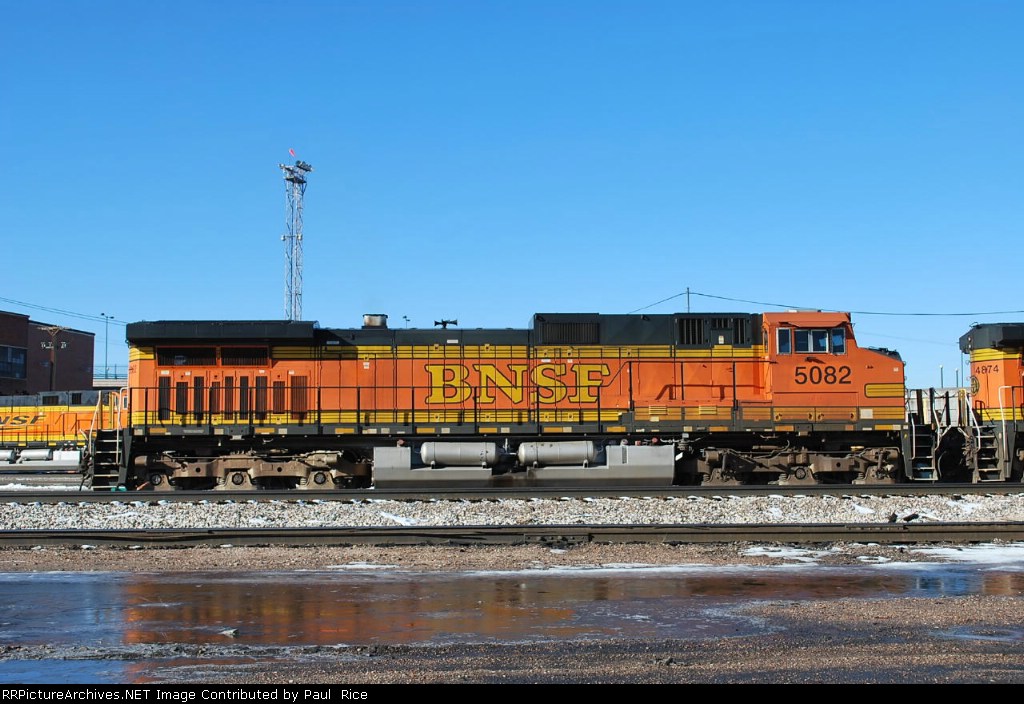 BNSF 5082